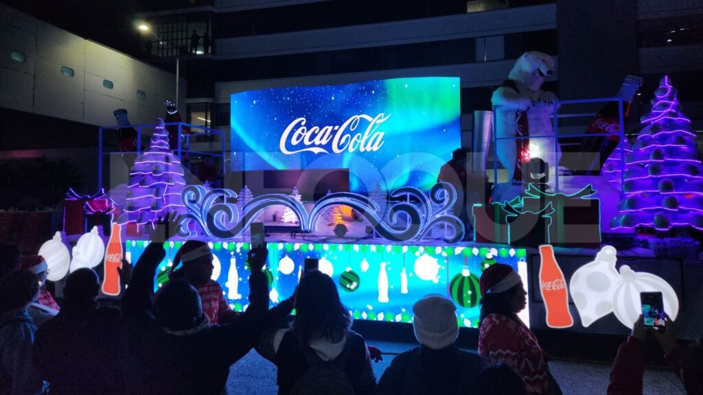 Caravana Coca-Cola 2025 llena de magia el centro de Monterrey - Enfoque ...