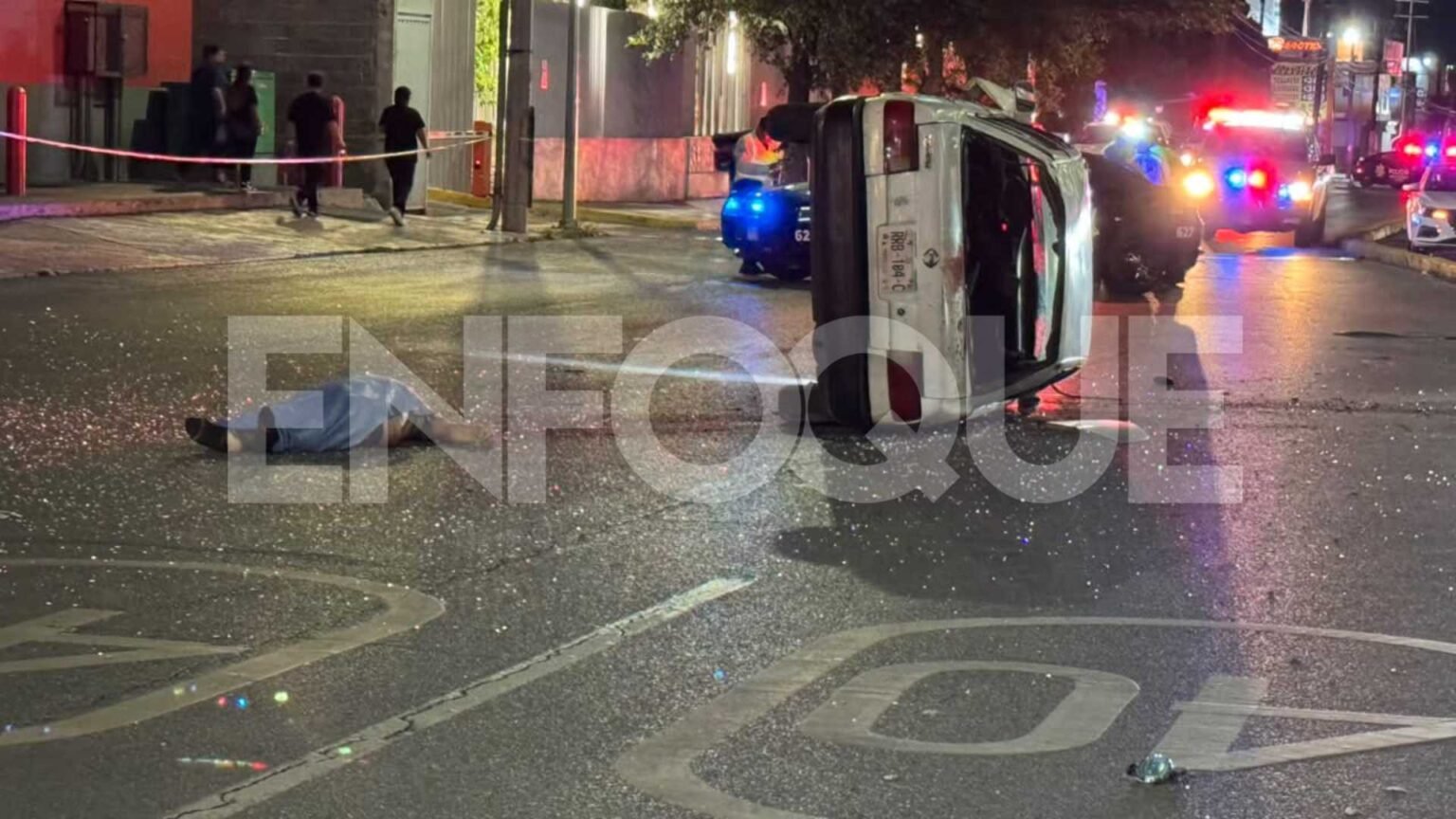 Muere adulto mayor tras volcadura en paso a desnivel de Leones y ...